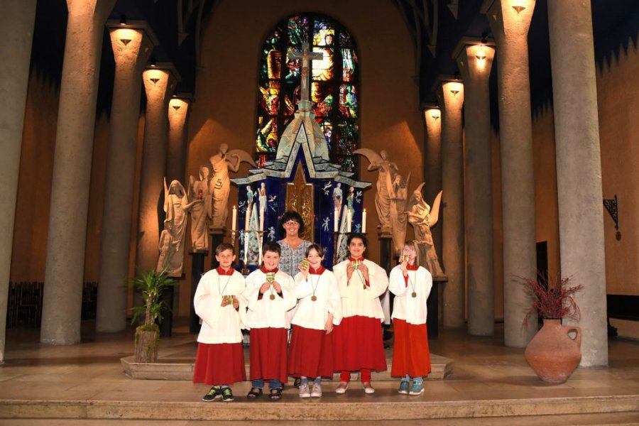 Fünf neue Messdiener beginnen ihren Dienst am Altar - Pfarrei St ... Fünf neue Messdiener beginnen ihren Dienst am Altar - Pfarrei St ...